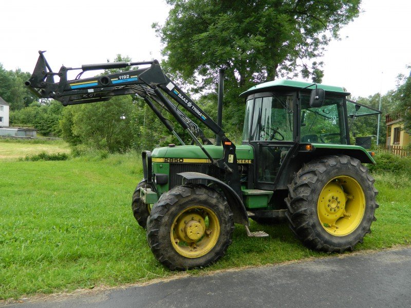 John Deere 2850 Tractor - technikboerse.com