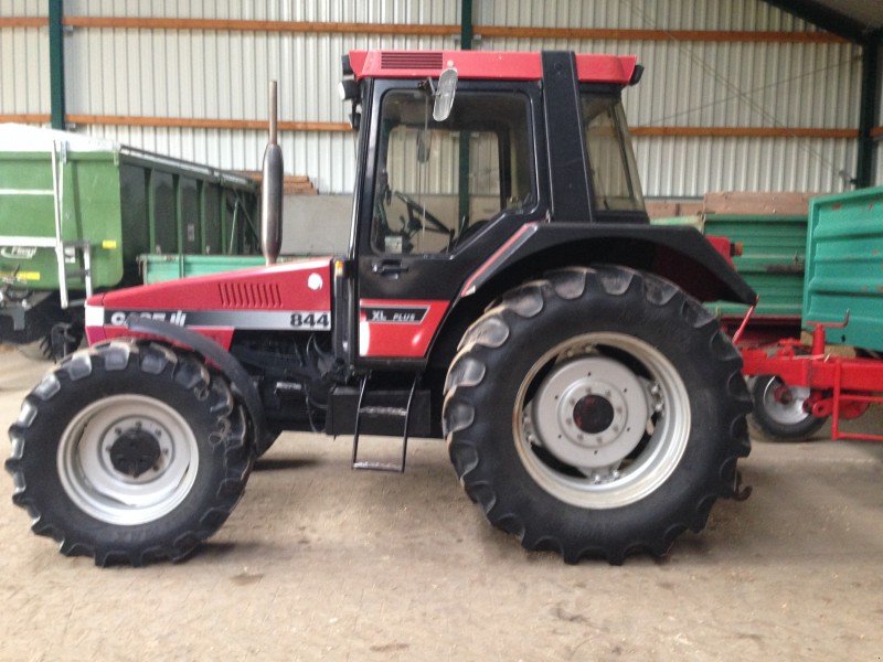 Case IH 844 XL PLUS Traktor - technikboerse.com