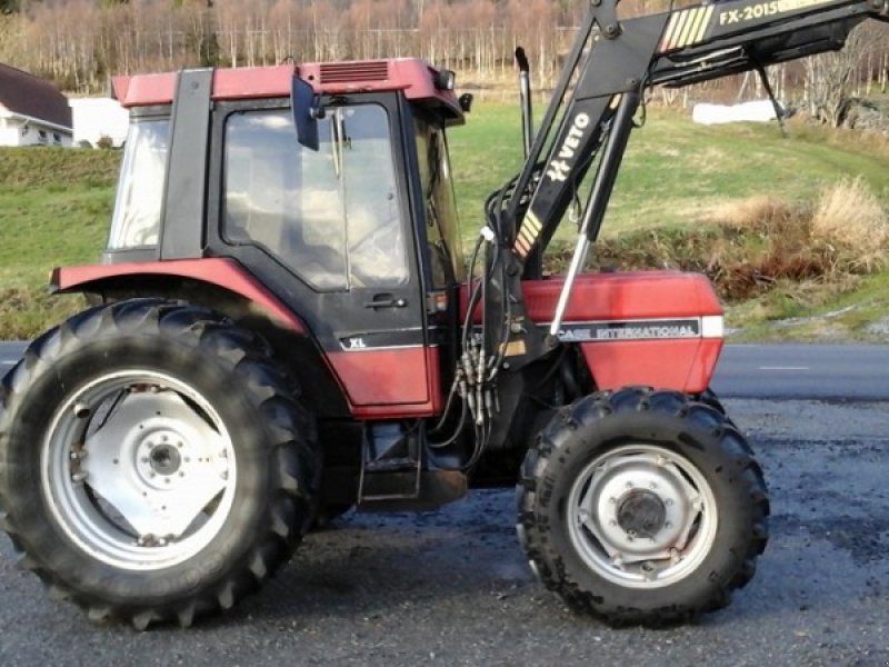 Case IH 695 XL Tracteur - technikboerse.com